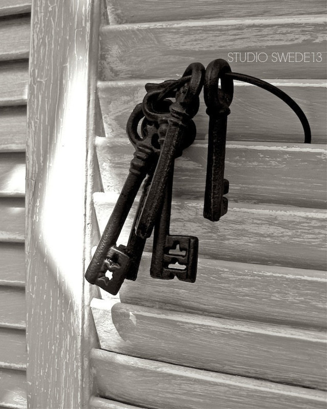 Cottage Keys Black and White Art, Old Key Art, Rustic Key Decor, Shabby ...