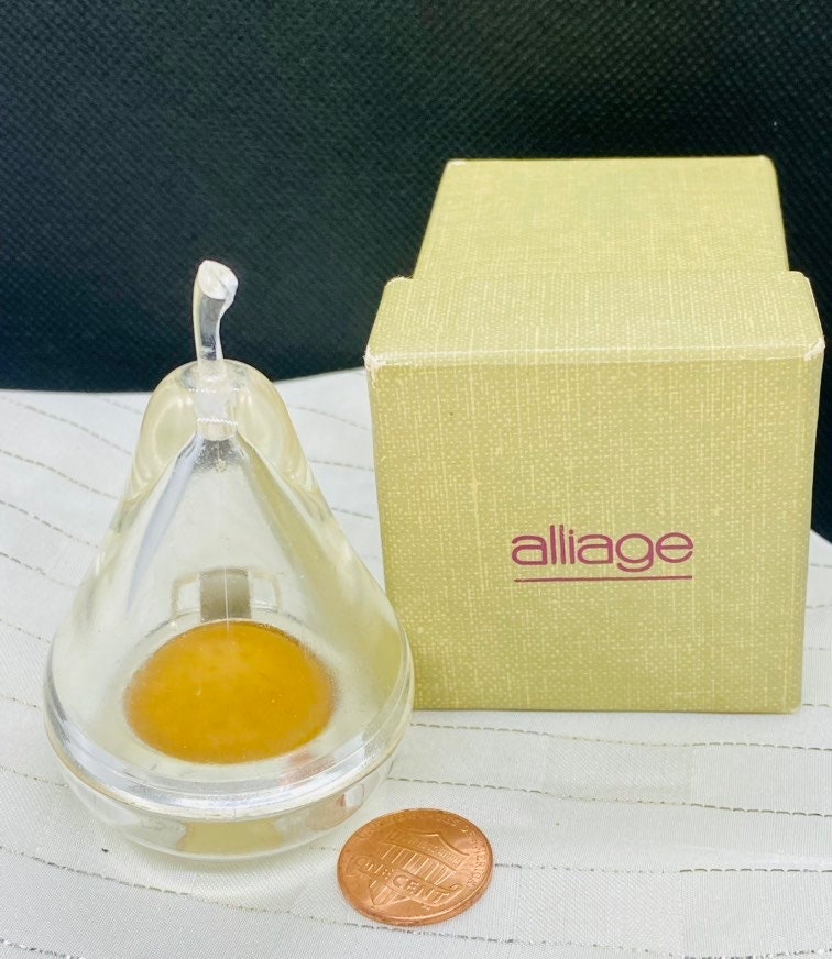 1975 Estée Lauder Snow Pear - Etsy