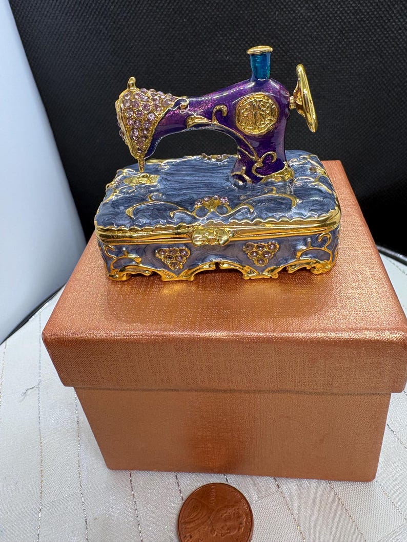 NOT ESTÉE Vintage Sewing Machine Trinket Box - Rare Vintage Gift - Etsy