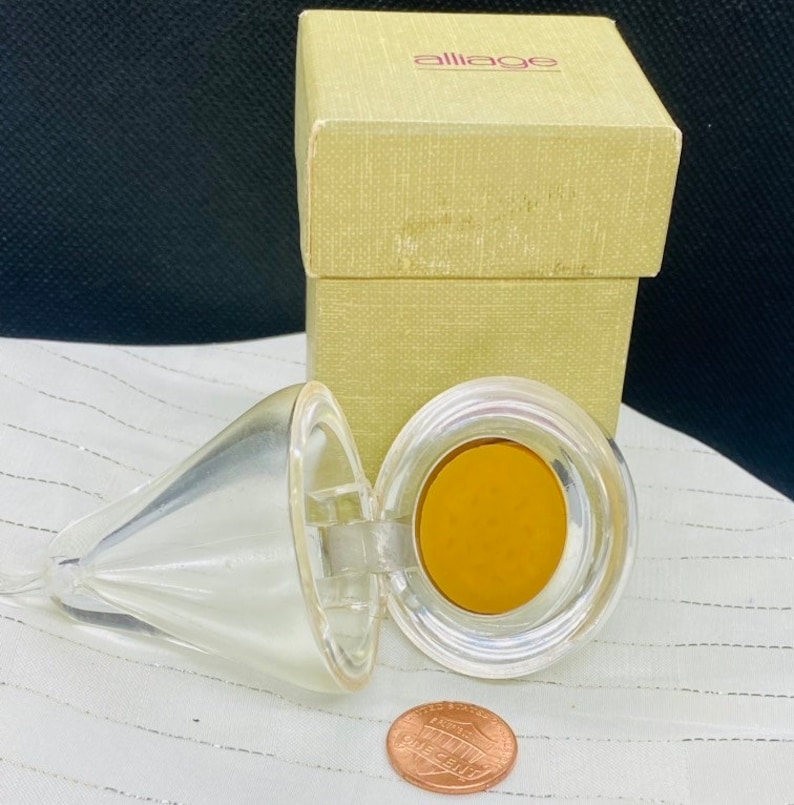 1975 Estée Lauder Snow Pear - Etsy