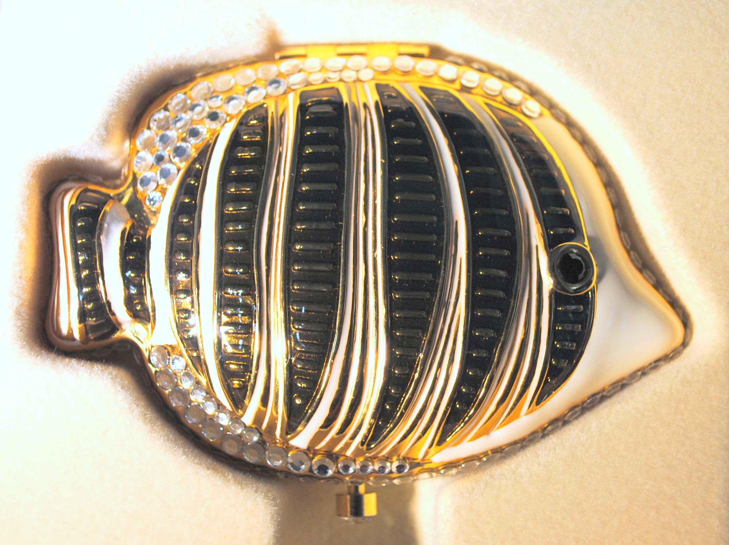 Estee Lauder ZEBRA FISH Lucidity compact - Glorious & Glistening!