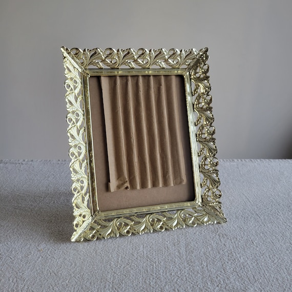 Home & Hobby 5x7 Frame Vintage Bright Gold Ornate Shaped with Optional ...