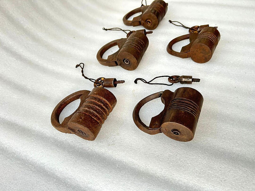 Antique Iron Original Barrel Shape Padlocks Old Iron Heavy Padlock Iron ...