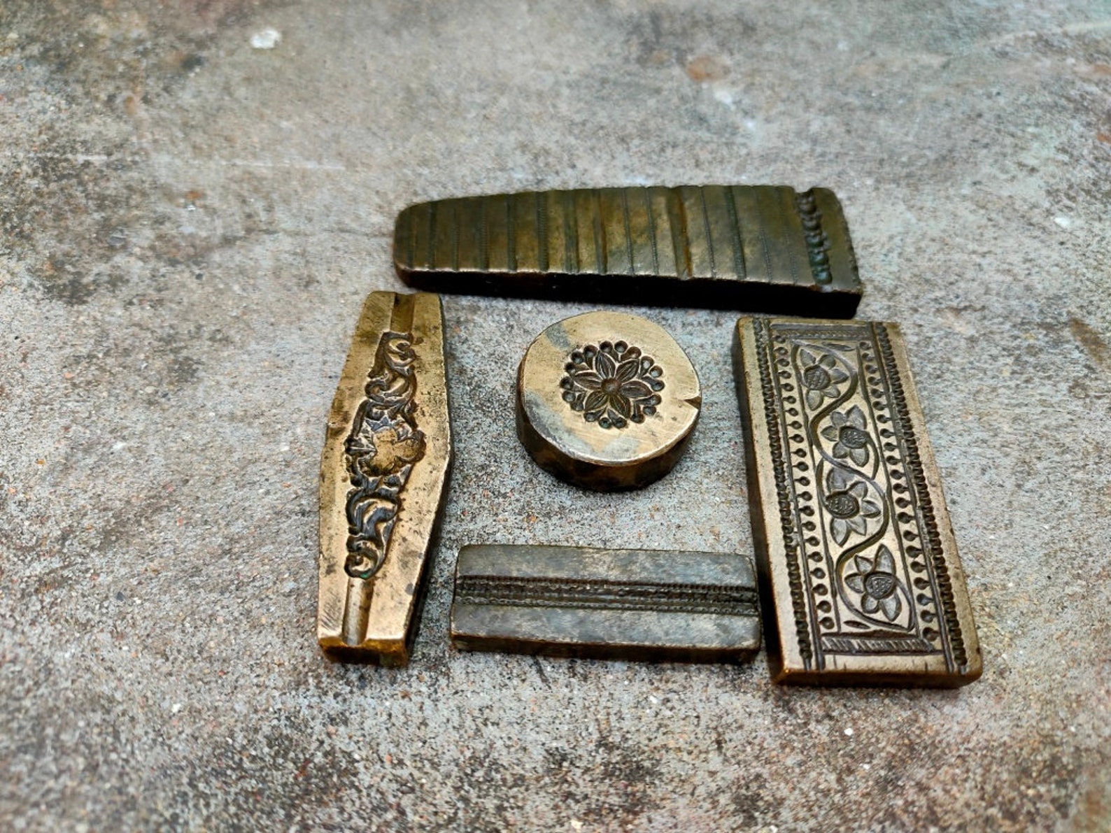 5 Pc Antique Fine Floral Carved Mold Gold Smith Tool Unique Pendant ...