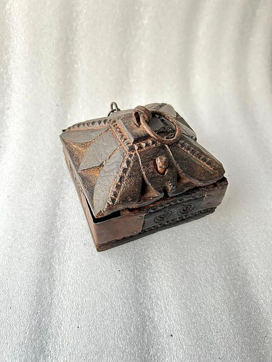 Antique Rare Wooden Hand Carved Hindu Bindi Mark 5 Compartment Kumkum ...