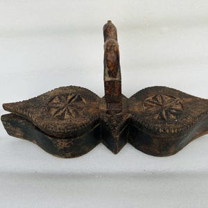 Vintage Wooden Tikka Box Antique Fine Hand Carved Kumkum Powder Box ...
