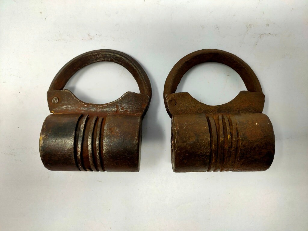 Antique Iron Barrel Shape Lock Hand Made Tribal Padlock Screw System ...
