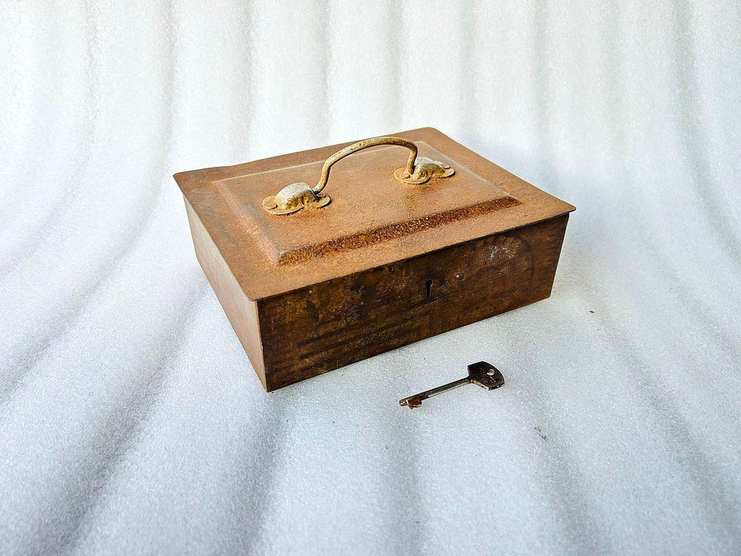 Vintage Cast Iron Jewelry Storage Box Old Indian Key Lock System ...