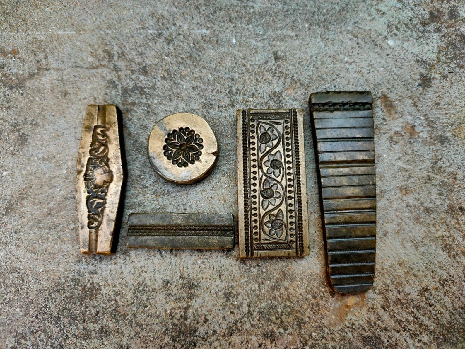 5 Pc Antique Fine Floral Carved Mold Gold Smith Tool Unique Pendant ...