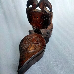 Antique Indian Wooden Tikka Box Old Fine Hand Carved Kumkum Powder ...