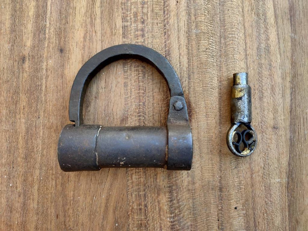 Antique Original Barrel Shape Iron Padlocks / Old Iron Big Padlock ...