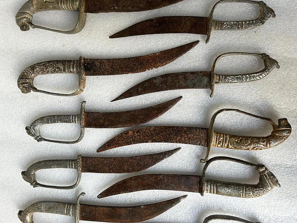 Antique Indian Hand Made Iron Blade Dagger Knife Old Hand Carved Horse ...