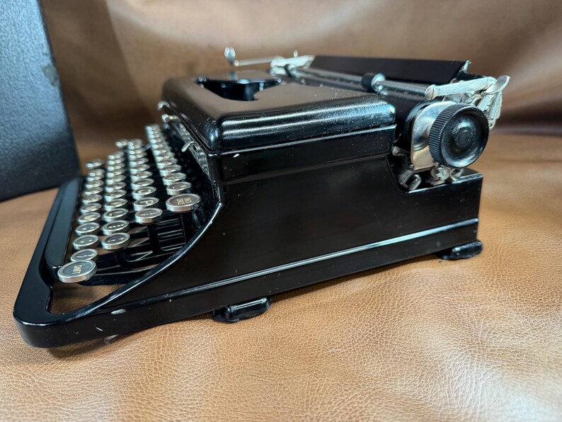 Vintage Typewriter Royal Model O Portable Working Typewriter With Case ...