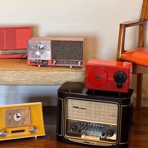 Vintage GE Radio AM Working Mid Century Coral Pink and Gray Musaphonic ...