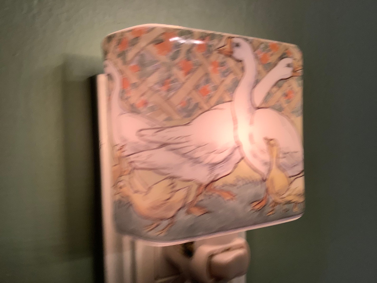 Geese Fused Glass Plug in Farm Night Light With Draped Sides Outlet ...