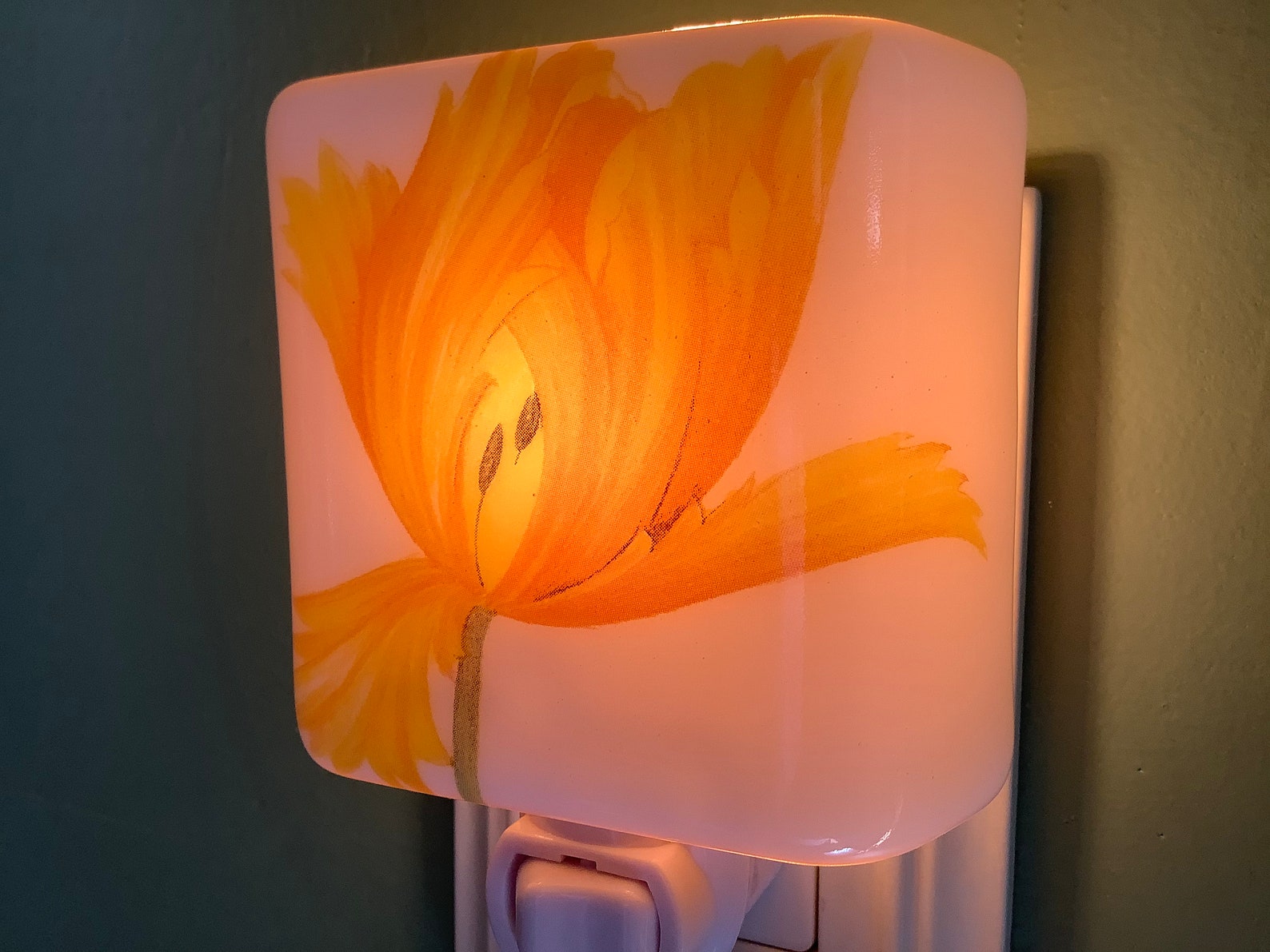 Tulip Floral Fused Glass Plug in Flower Night Light With | Etsy