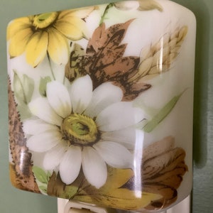 Daisy Fused Glass Plug in Flower of the Month Night Light With Draped ...