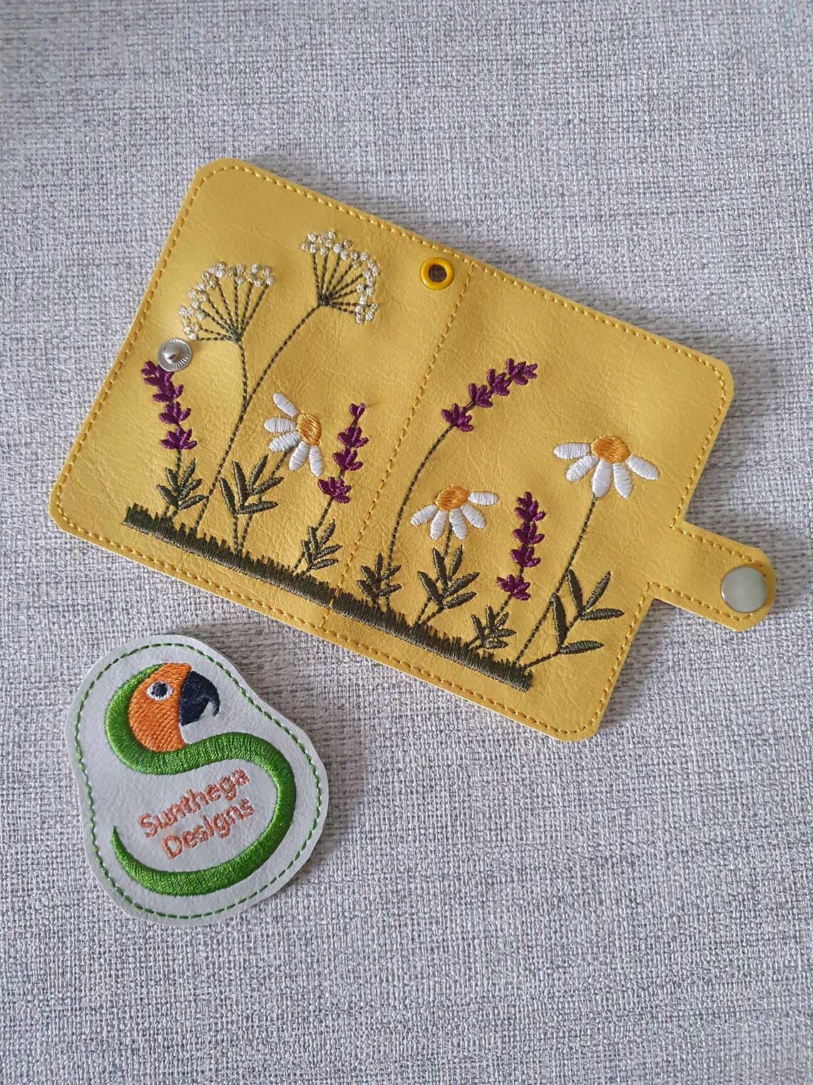 Wildflower Bi-fold Card Holder 5 X 7 ITH DIGITAL FILE for Embroidery ...