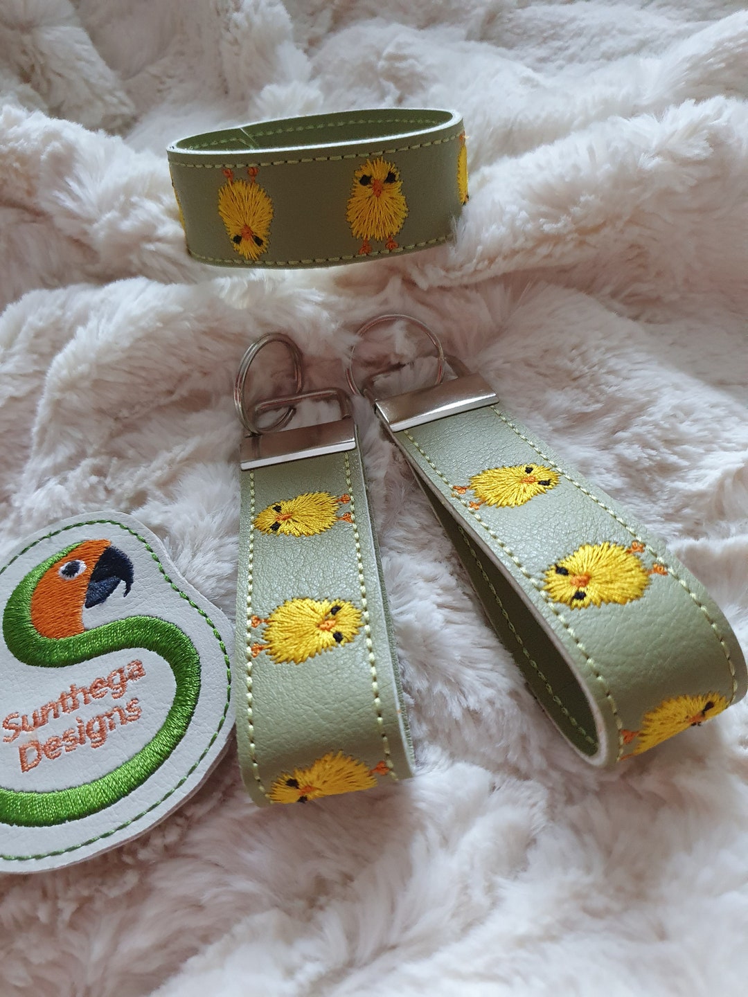 Chick Bracelet 5 X 7 ITH DIGITAL FILE Only for Embroidery Machines Incl ...