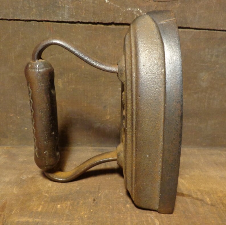 Vintage U D X 7 Sad Iron 7 Lbs. of Solid Cast Iron Late 1800's to Early ...