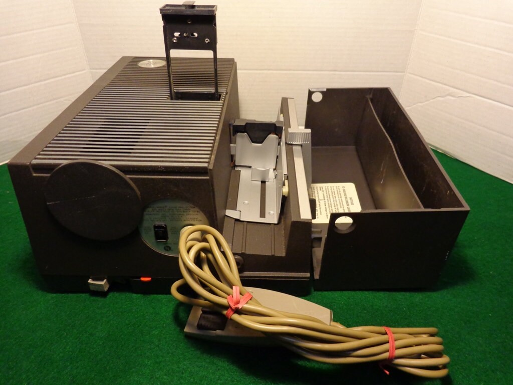 Vintage Sawyer Slide Projector No. 550RP With Hand Remote and 2 ...