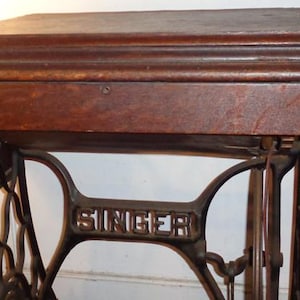 Antique Early 1900's Treadle Singer Sewing Machine Cabinet Serial No ...