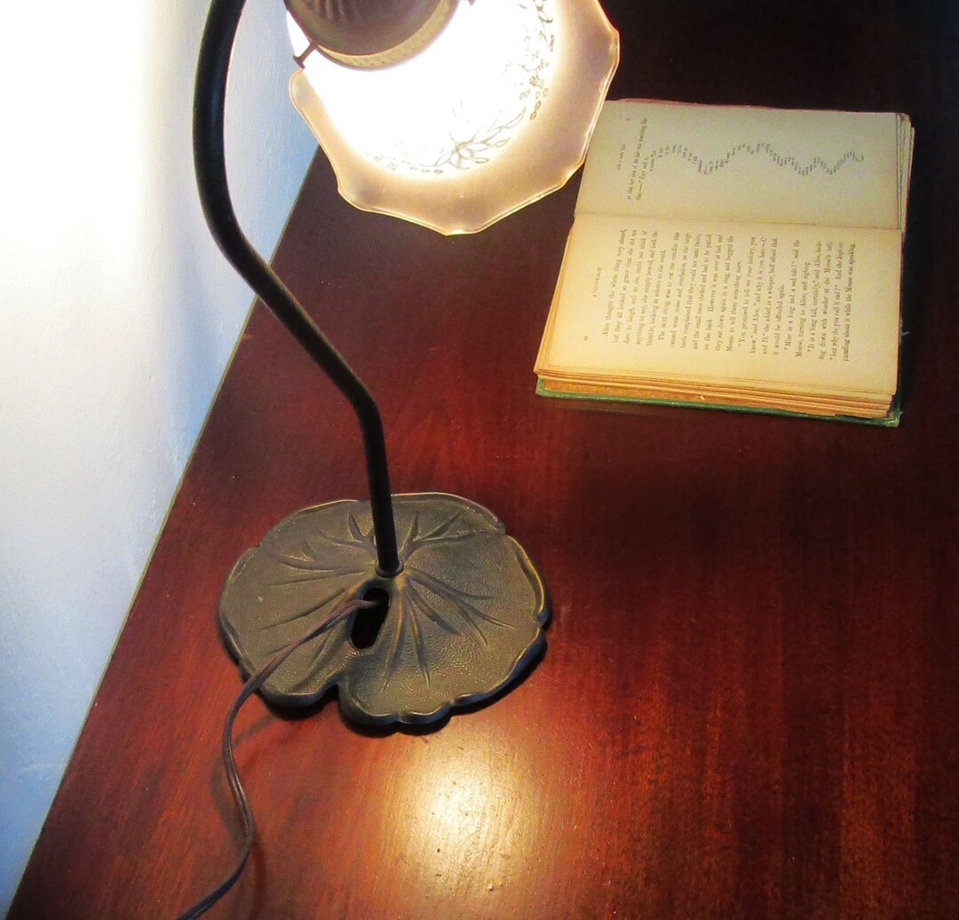 Gooseneck Lily Pad Lamp Acid Etched Satin Glass Pink Ruffled Tulip Lamp ...