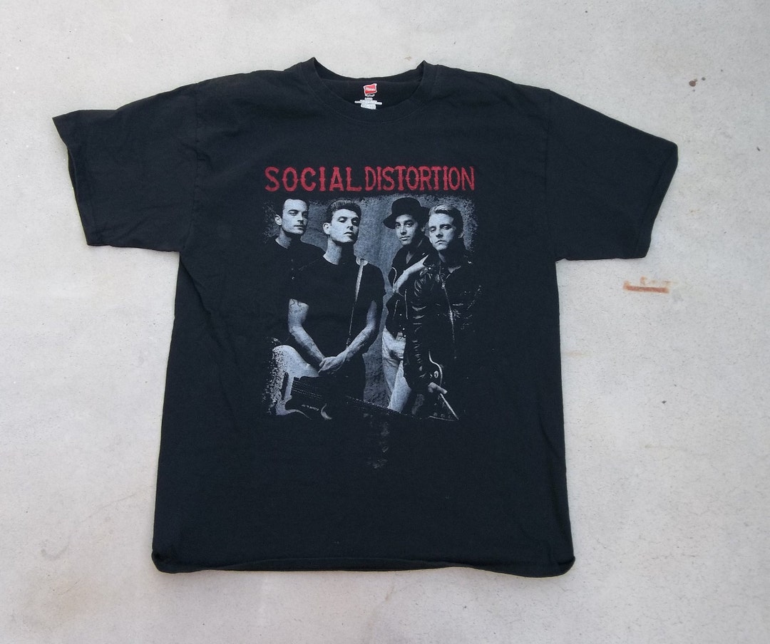 Retro Band T-shirt Social Distortion 2000s American Punk Band ...