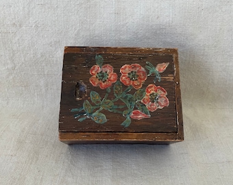 Vintage Small Box - Etsy
