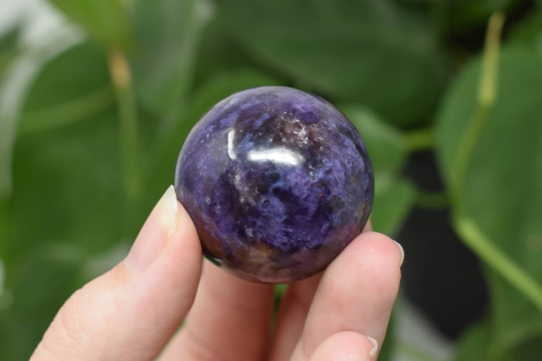 Charoite sphere natural purple gemstone genuine russian - Etsy.de