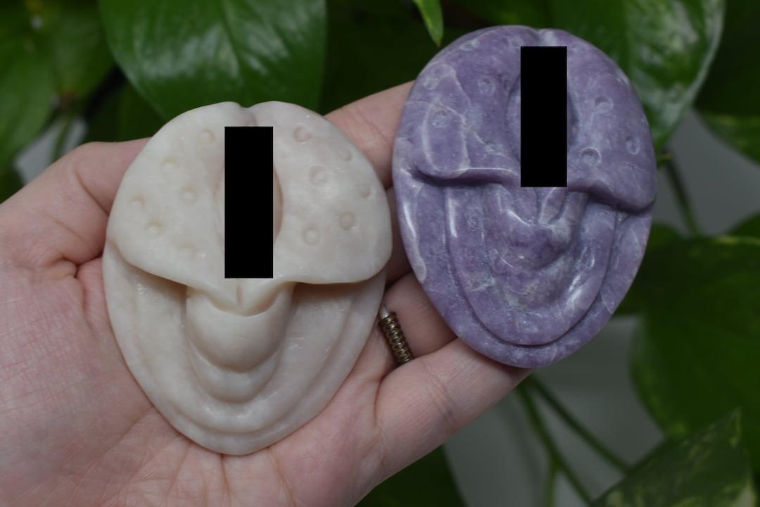 18 Warning Crystal Female Genitals Natural Stone Hand Carved Details ...