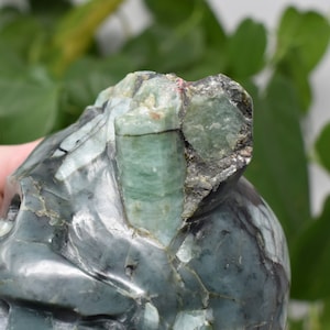 Emerald Skull With Natural Tube Crystal Green Beryl With Matrix Carved ...