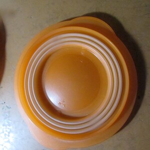 Tupperware ORANGE 4 Cup Flat Out Collapsible Storage Bowls Seals 5453A ...