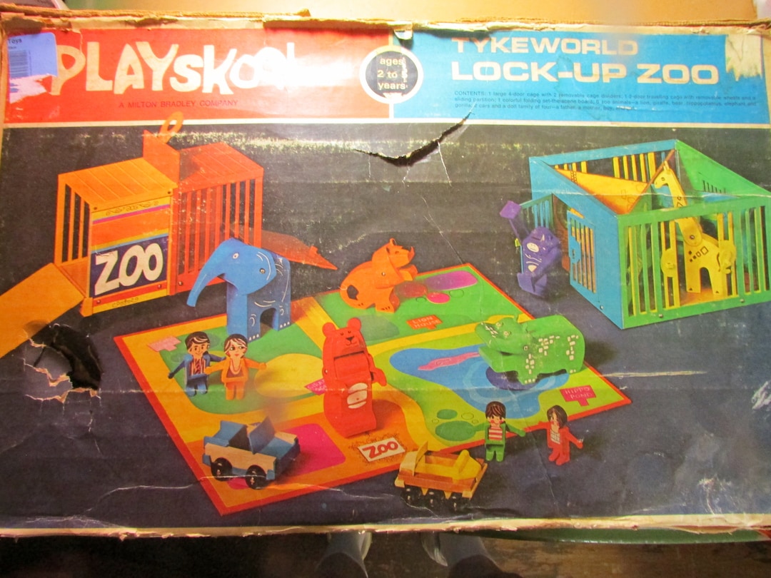 Vintage Playskool Tykeworld Lock up Zoo Toys Wood Cage Wooden Animals ...