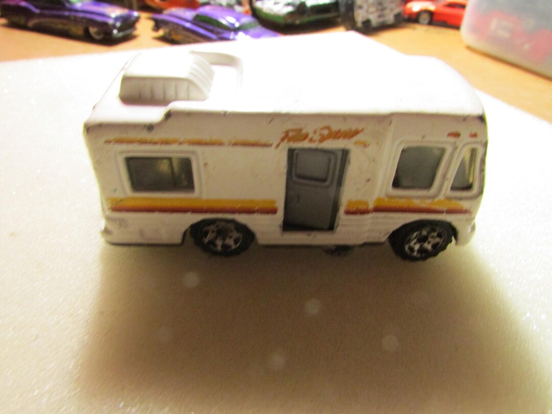 Matchbox Truck Camper White Truck Car 1/64 Scale Die-cast USA Free USA ...
