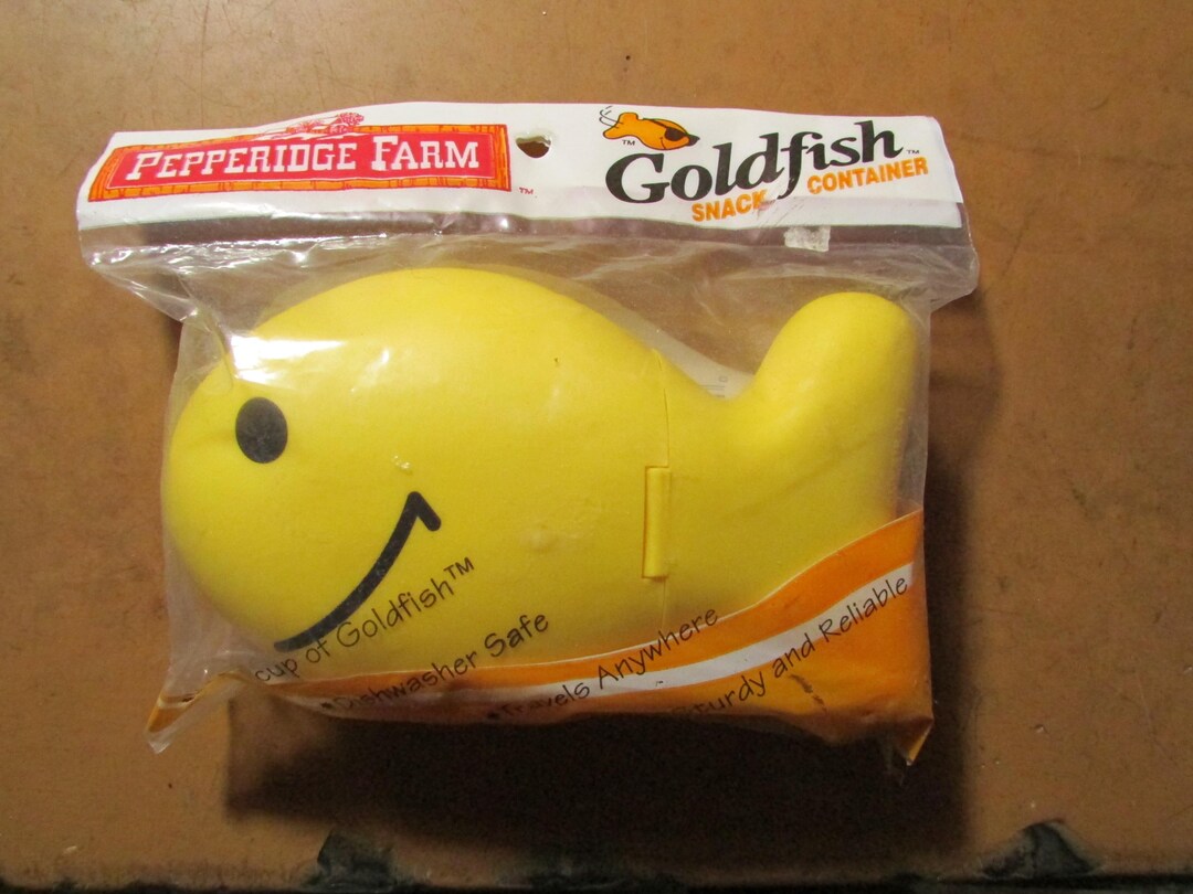 Pepperidge Farm Goldfish Snack Container 1997 Mint in Package Free USA ...