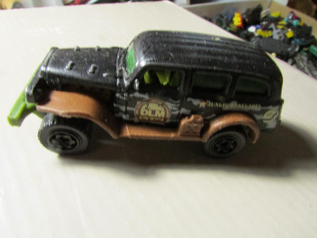 Matchbox Jungle Crawler Black Truck Car PRE-OWNED 1/64 Die Cast Free ...