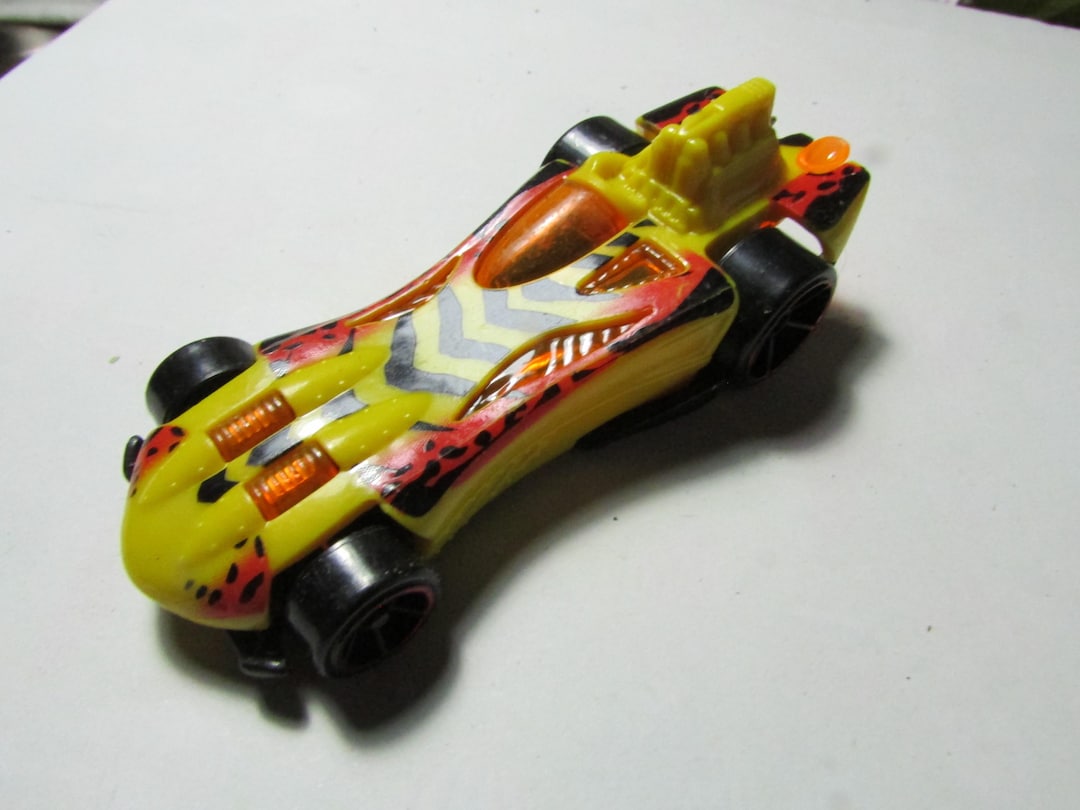 Hot Wheels Power Bomb Yellow Truck Car PRE-OWNED 1/64 Die Cast Free USA ...