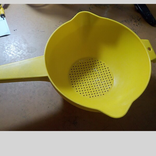 Tupperware Colander - Etsy