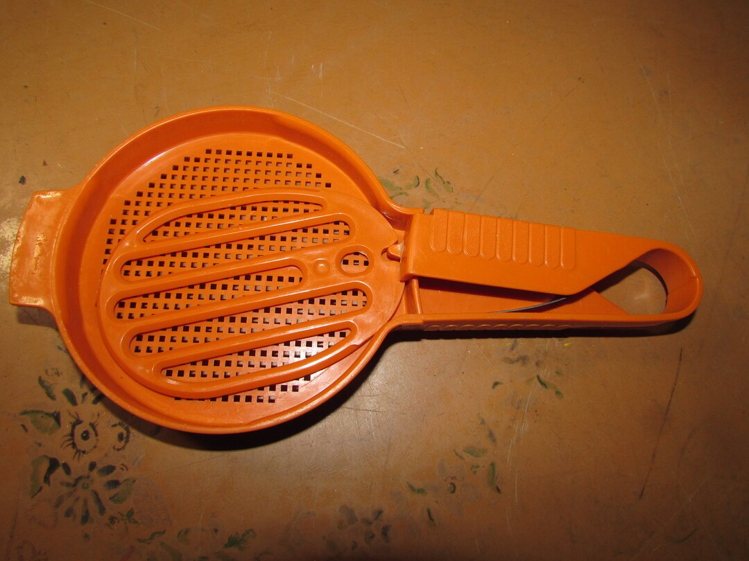 Tupperware Sifter Harvest Orange Vintage # 1689-9 Rare Squeezable ...