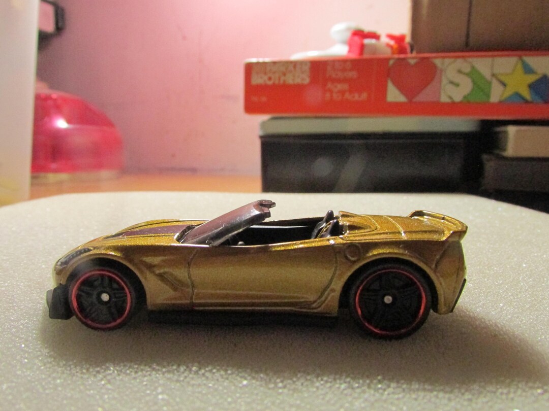 Hot Wheels Corvette Convertible Gold Car Truck 1/64 Die Cast Free USA ...