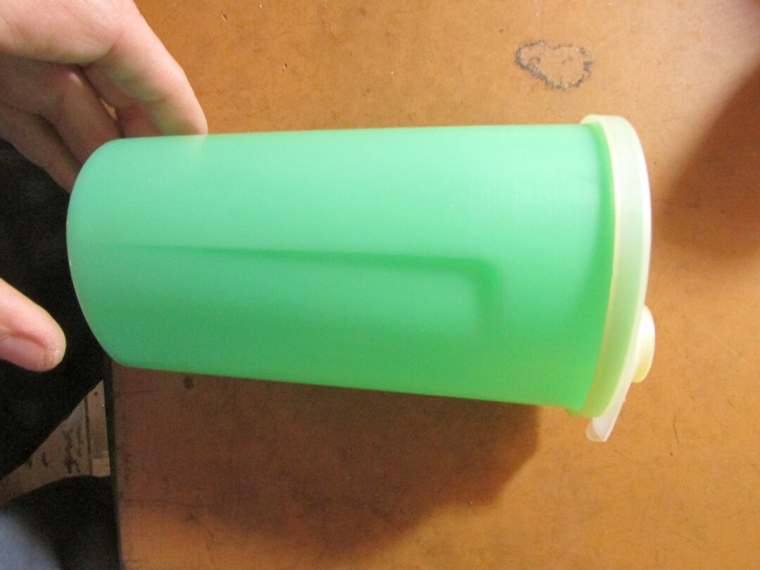 Tupperware White Sweet Saver Syrup Keeper 640 & Lid/dripless Pour Spout ...