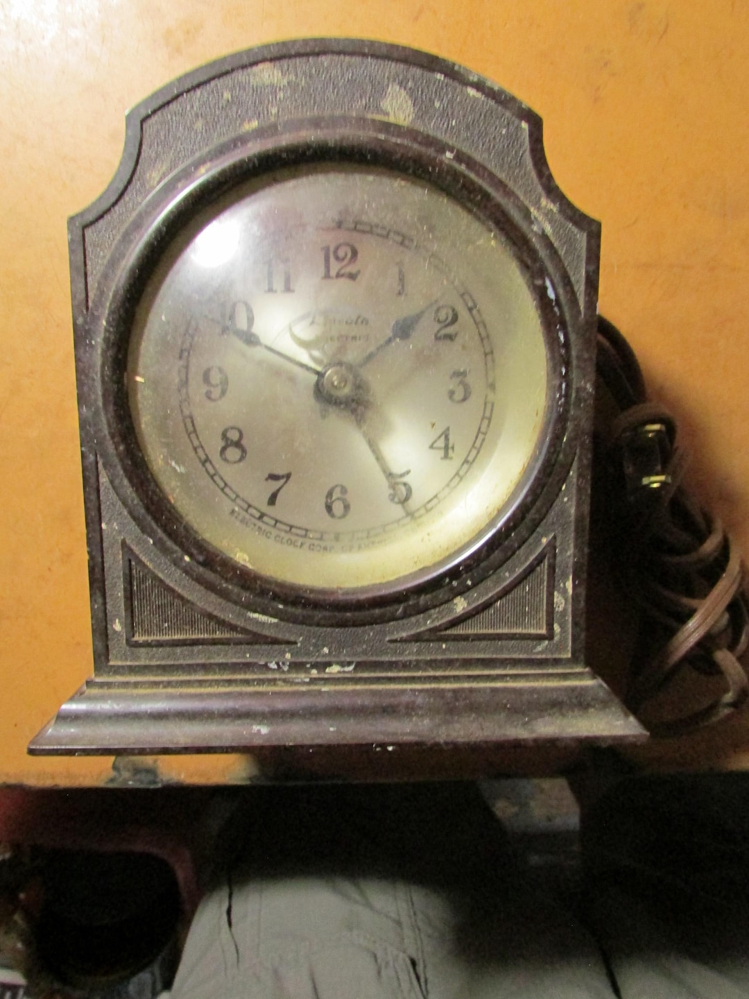 Vintage Lincoln Electric Clock Co of America Made of Bakelite Table ...