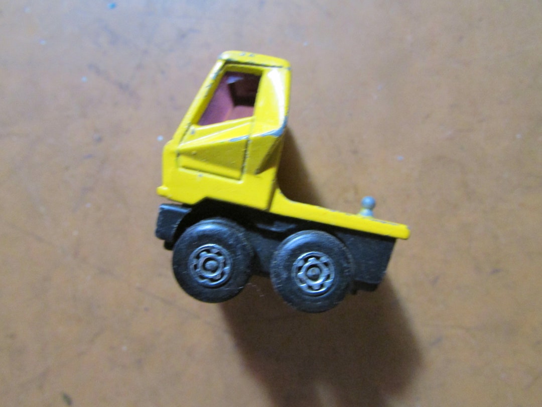 Matchbox Tractor COE Truck Yellow 1/64 Scale Die-cast USA Free USA ...