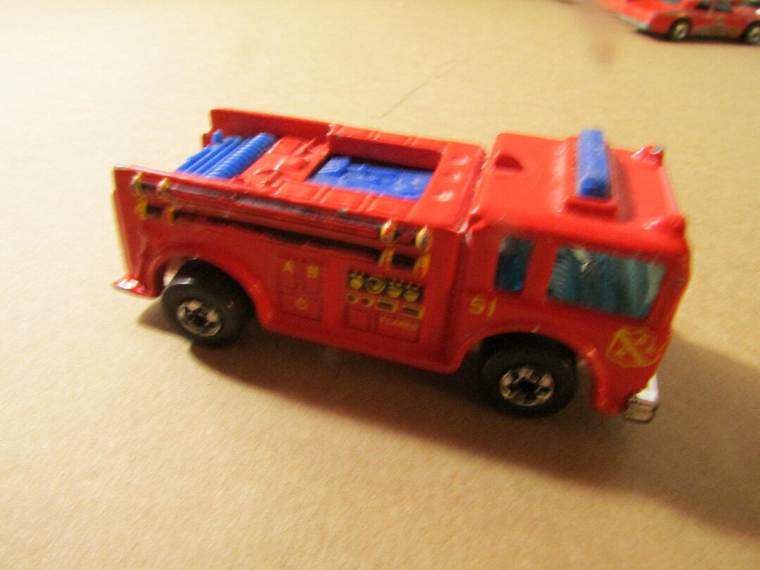 Vintage Hot Wheels Fire Truck Red 1:64 Scale Die Cast Free USA Shipping ...