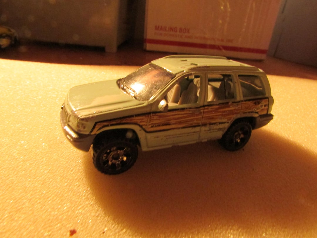 Matchbox Jeep Grand Cherokee Light Blue Truck Car 1/64 Die Cast Free ...