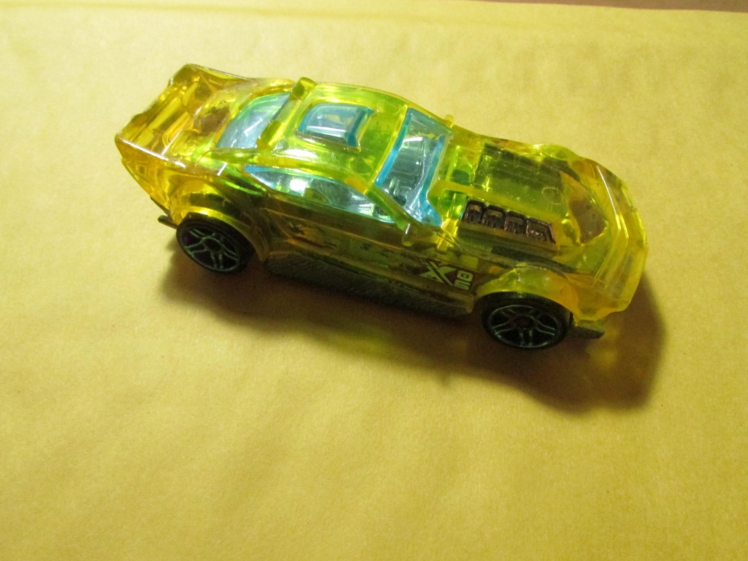Hot Wheels DTY12 X-raycers Drift Rod Transparent Yellow W/blue Spoke ...