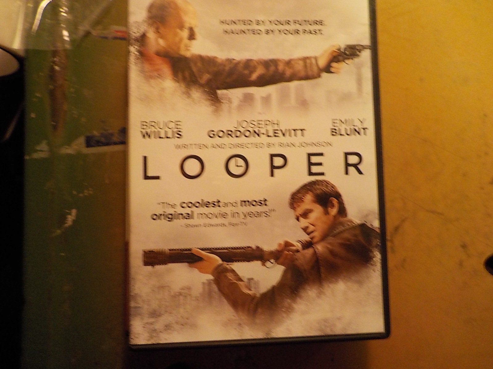 Looper Dvd Cover