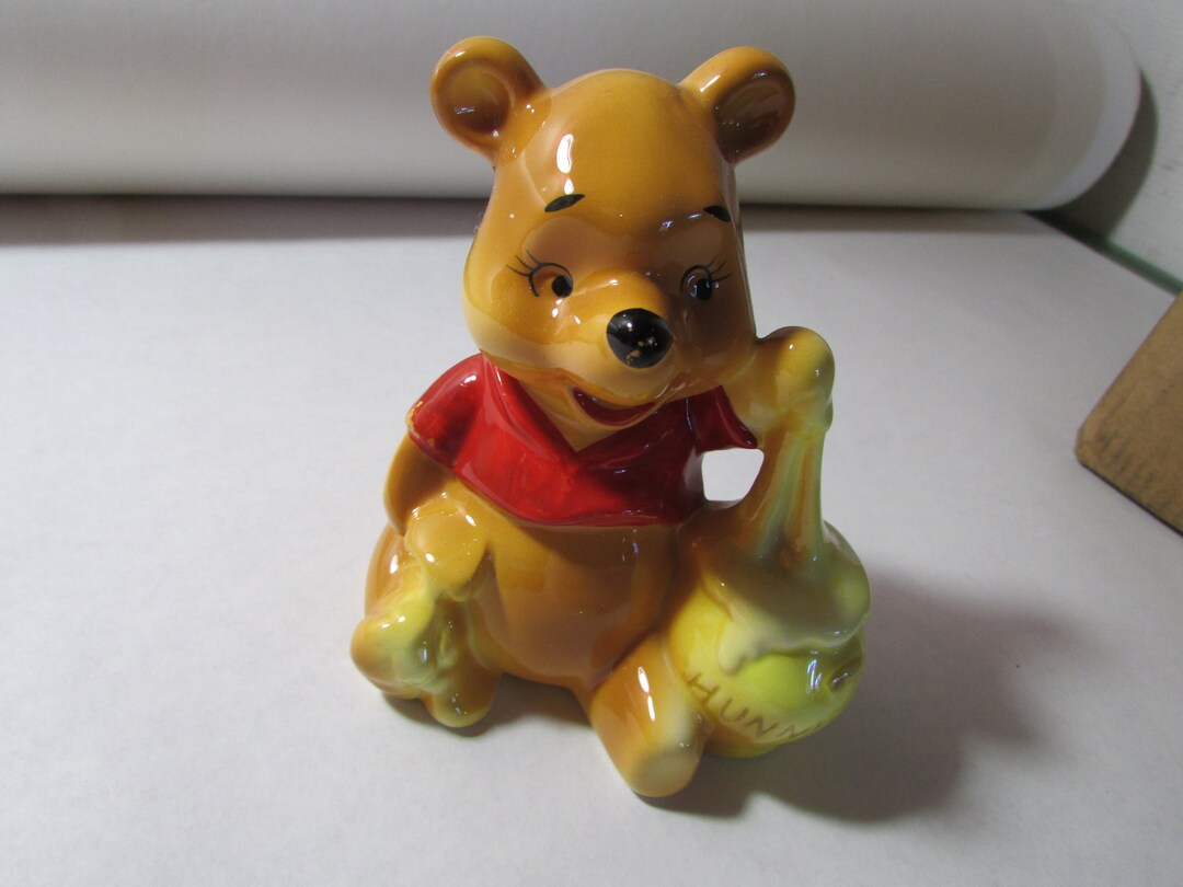 Vintage Classic Winnie the Pooh Figurine Walt Disney Productions Japan ...