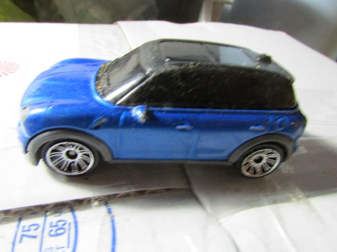 Matchbox 11 Mini Cooper Blue Car Truck PRE-OWNED 1/64 Die Cast Free USA ...